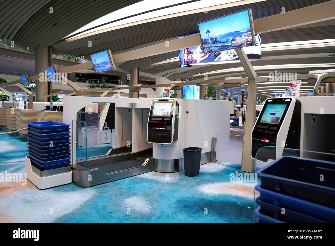 SINGAPORE - NOVEMBER 06, 2023: self-service bag drop in Singapore ...