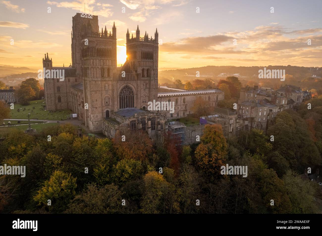 Sun rises between the two towers of Durham Cathedral on a stunning ...