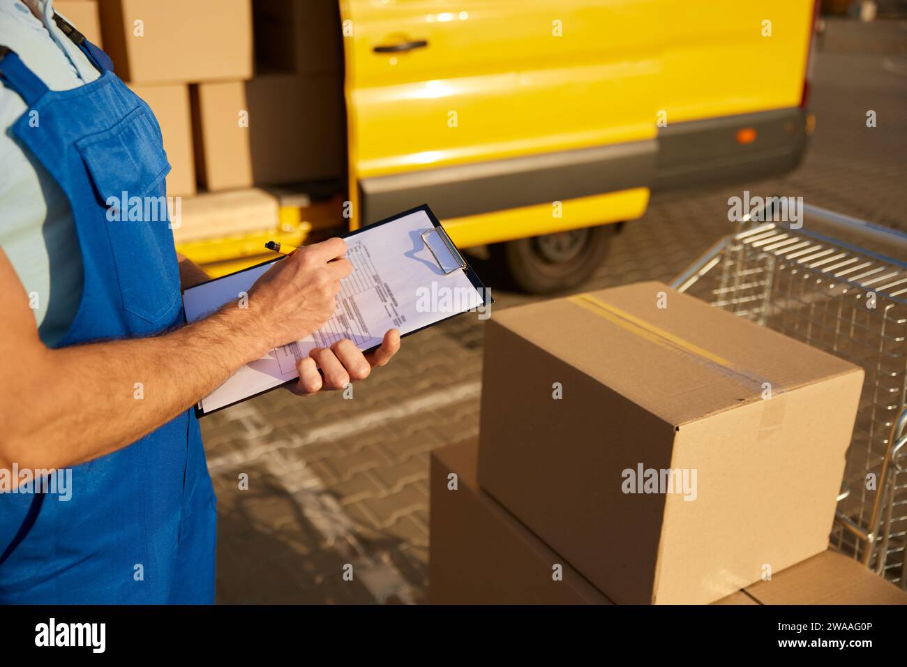 Delivery checklist document hi-res stock photography and images - Alamy