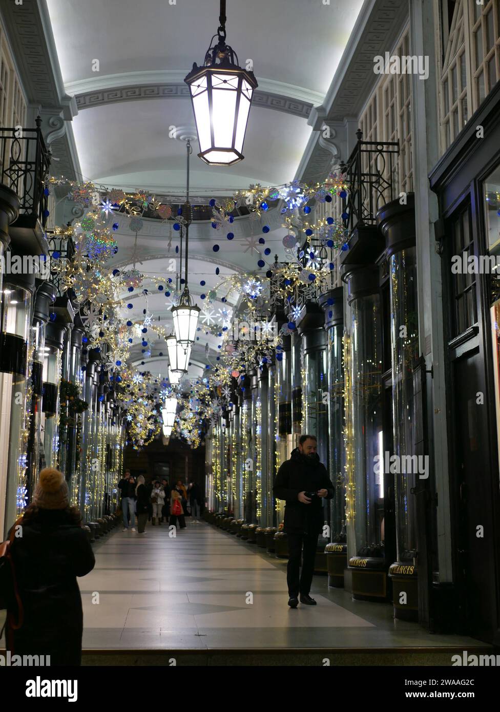 Piccadilly arcade shop hi-res stock photography and images - Alamy