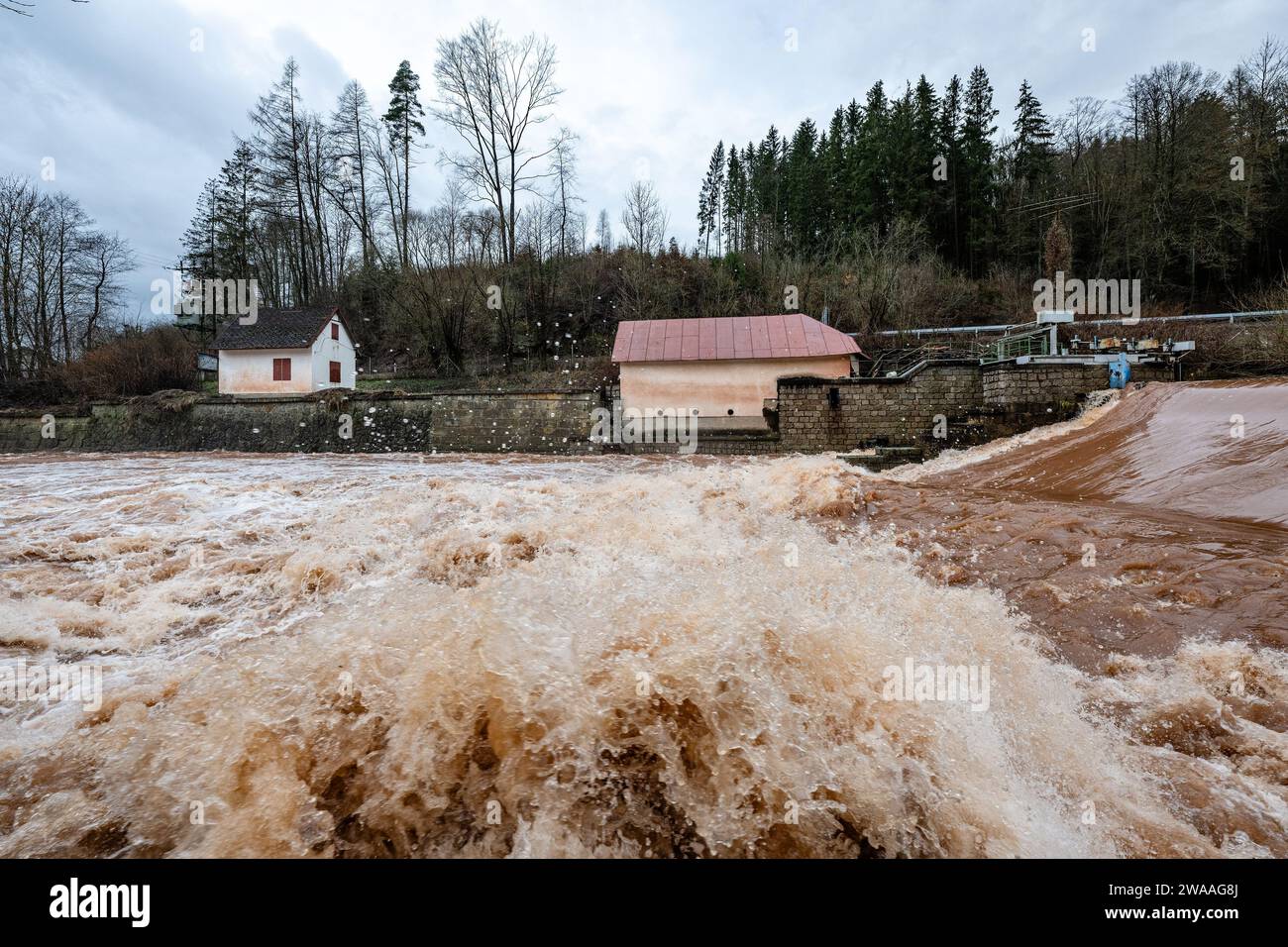Heavy rains raised the level of the Labe river, which was at flood ...