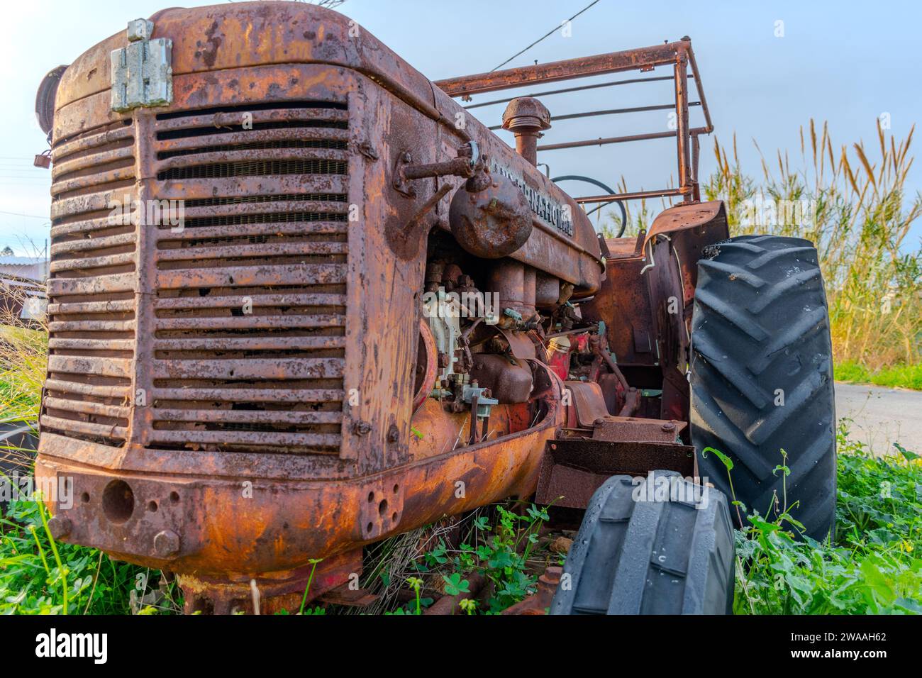 Old rusty Tractor Stock Photo - Alamy