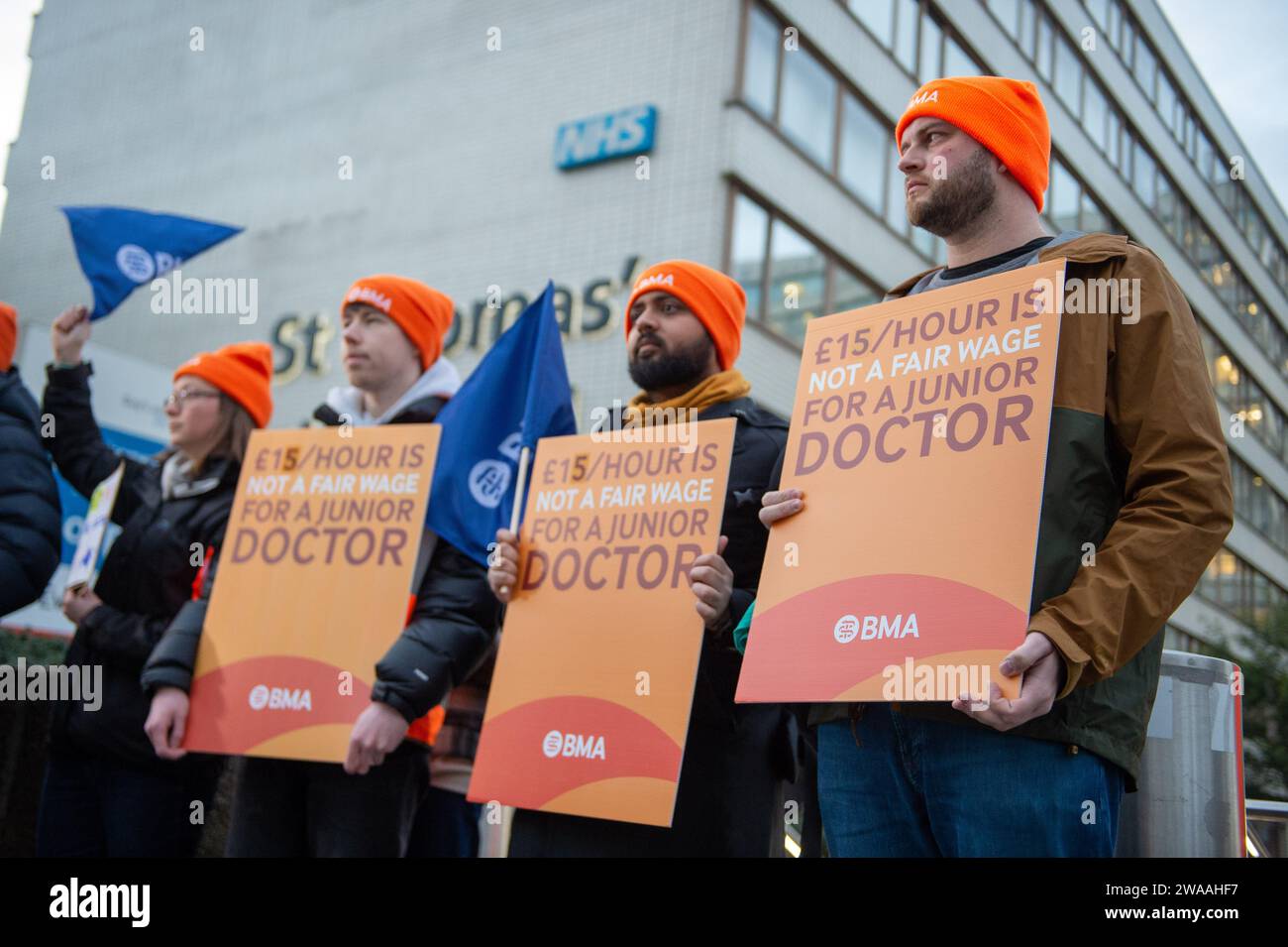 Junior doctor strike nhs 2024 hi-res stock photography and images - Alamy