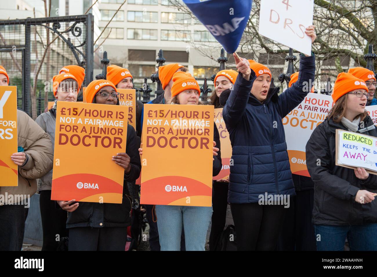 Junior doctor strike nhs 2024 hi-res stock photography and images - Alamy