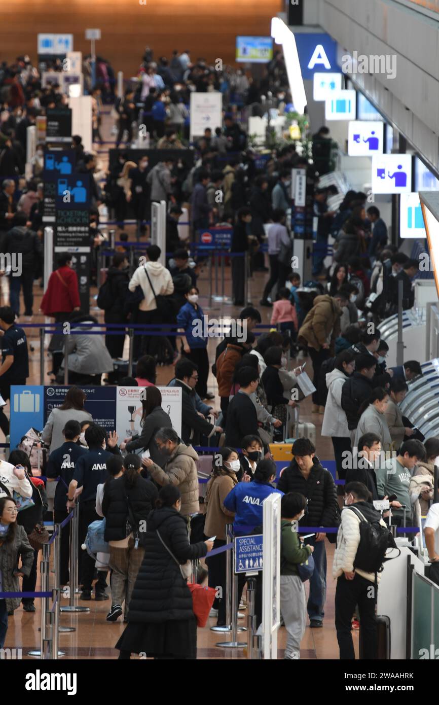 Tokyo, Japan. 3rd Jan, 2024. Stranded passengers are pictured after an ...