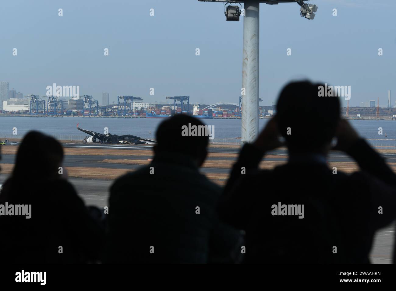 Tokyo haneda crash hi-res stock photography and images - Alamy