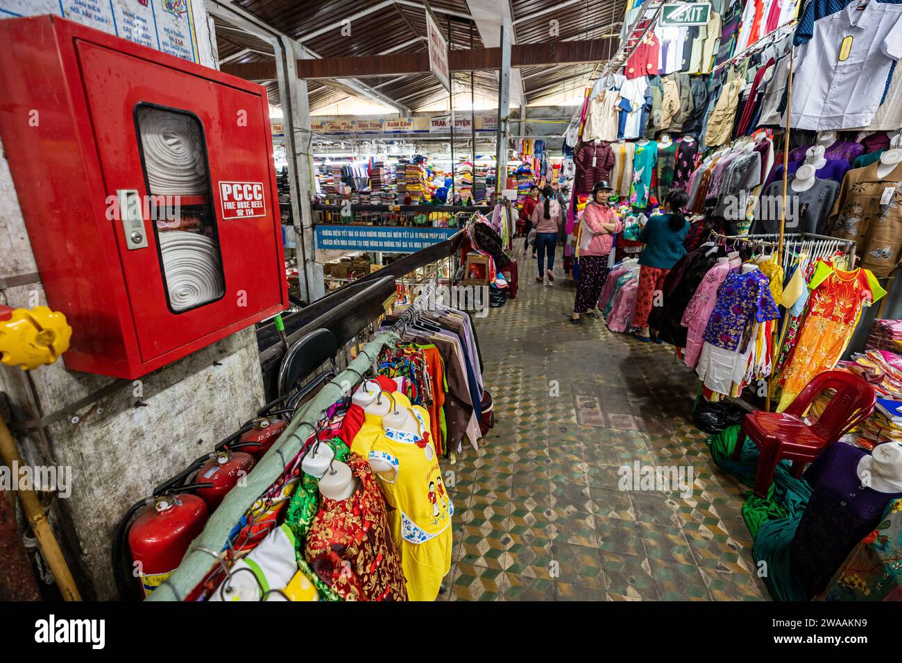 Inside of the old market hall of Hue in Vietnam Stock Photo - Alamy