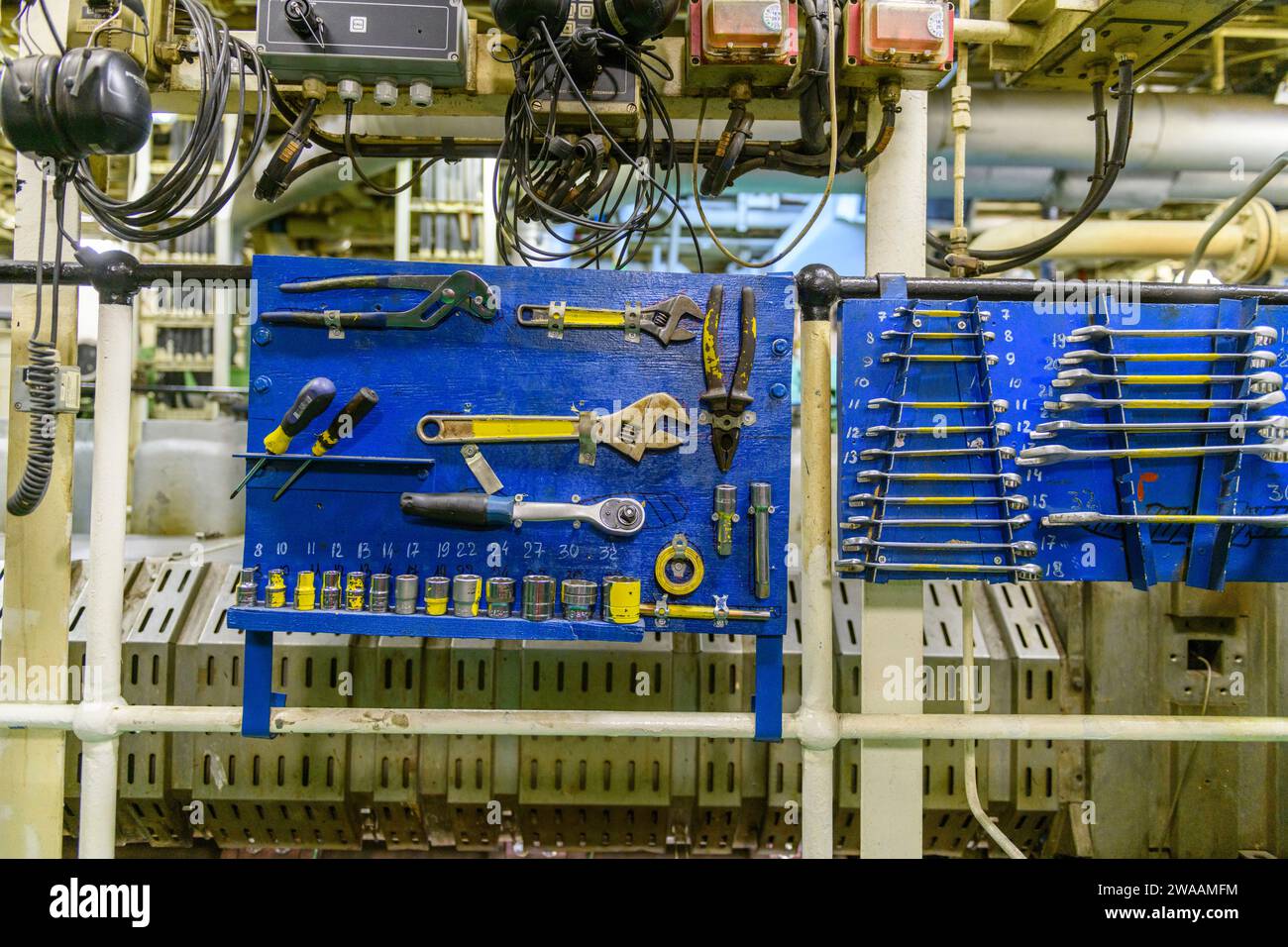 Board control valve hi-res stock photography and images - Alamy