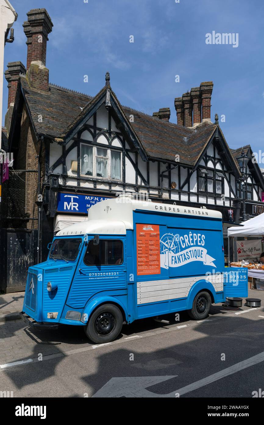 UK, England, Hertfordshire, Rickmansworth High Street Market featuring ...