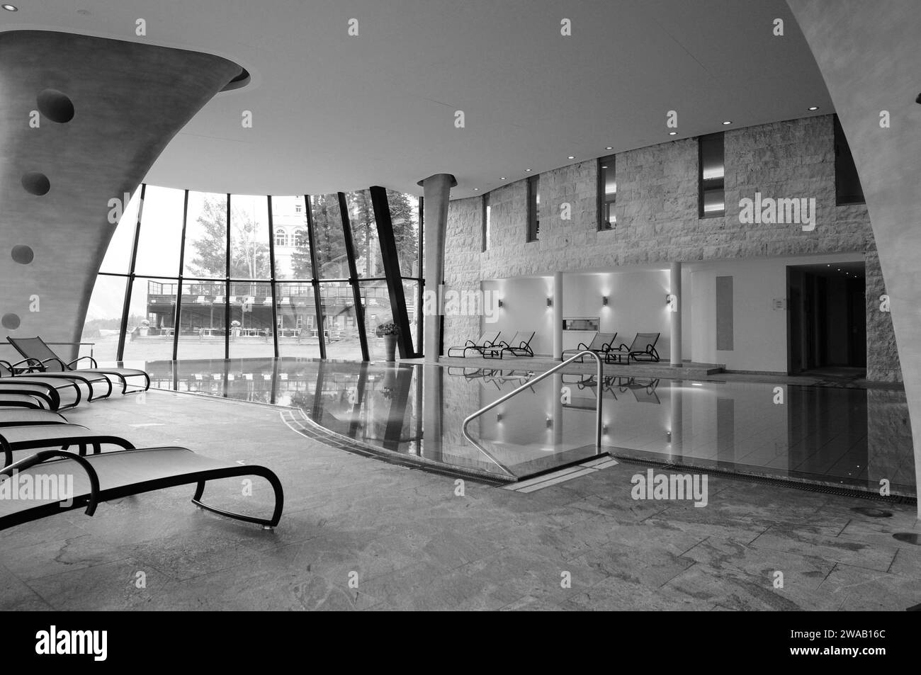 Interior view luxury hotel Black and White Stock Photos & Images - Alamy