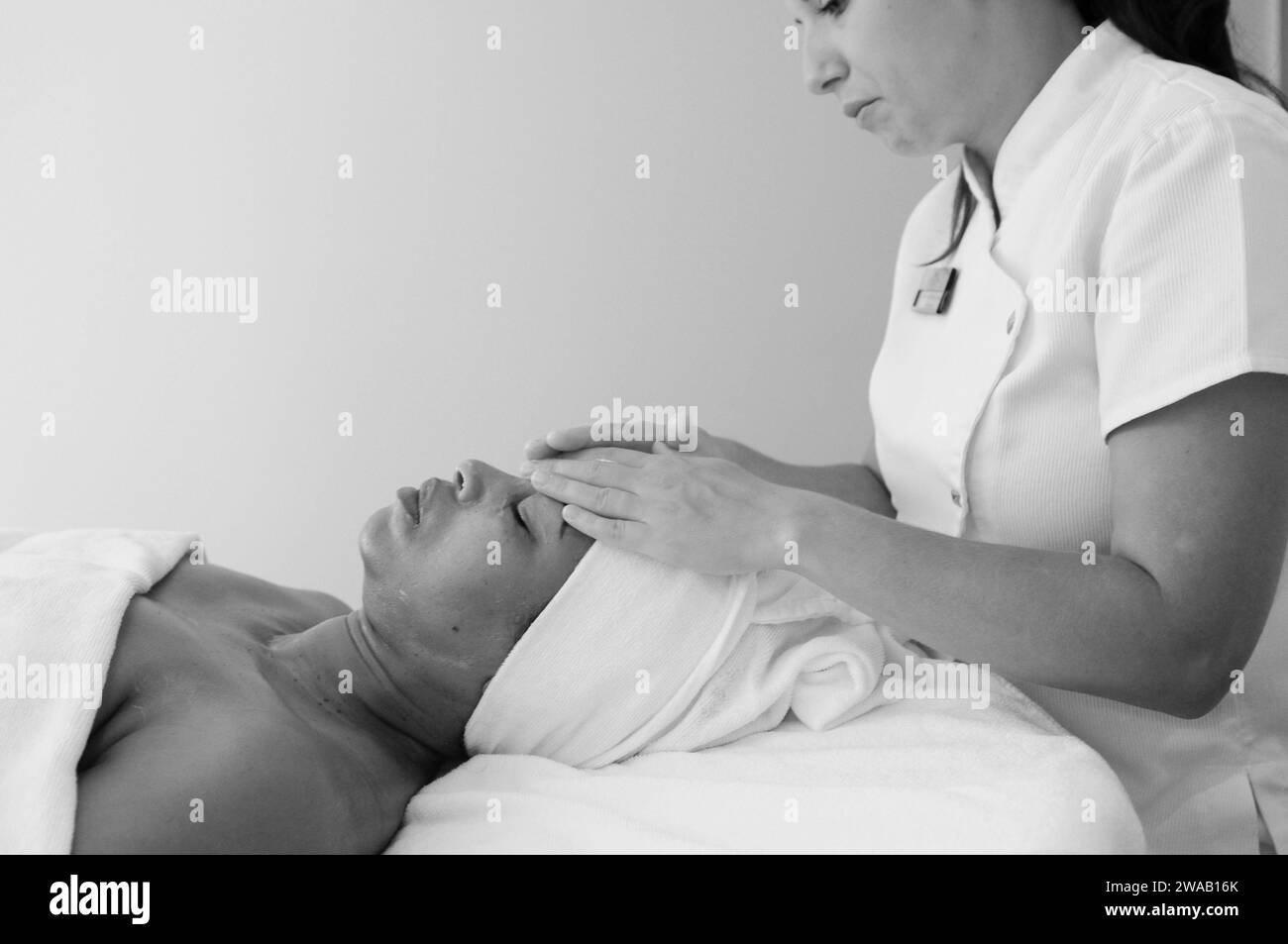 Swiss Alps: A facial for the beauty of the woman's skin at the Grand ...