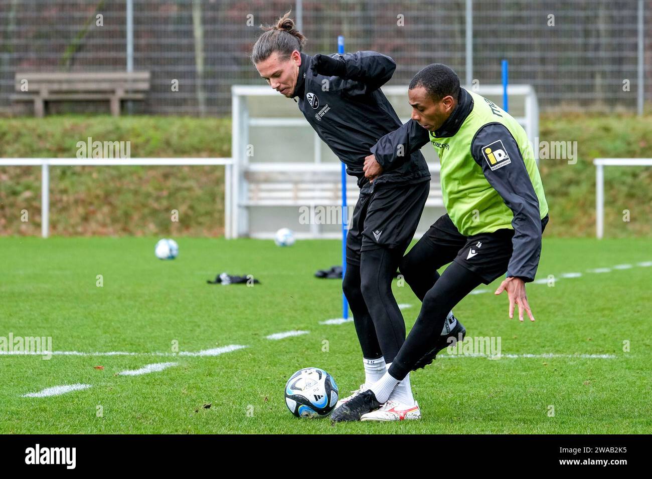 Sandhausen, Deutschland. 03rd Jan, 2024. v.li.: Patrick Greil (SVS ...