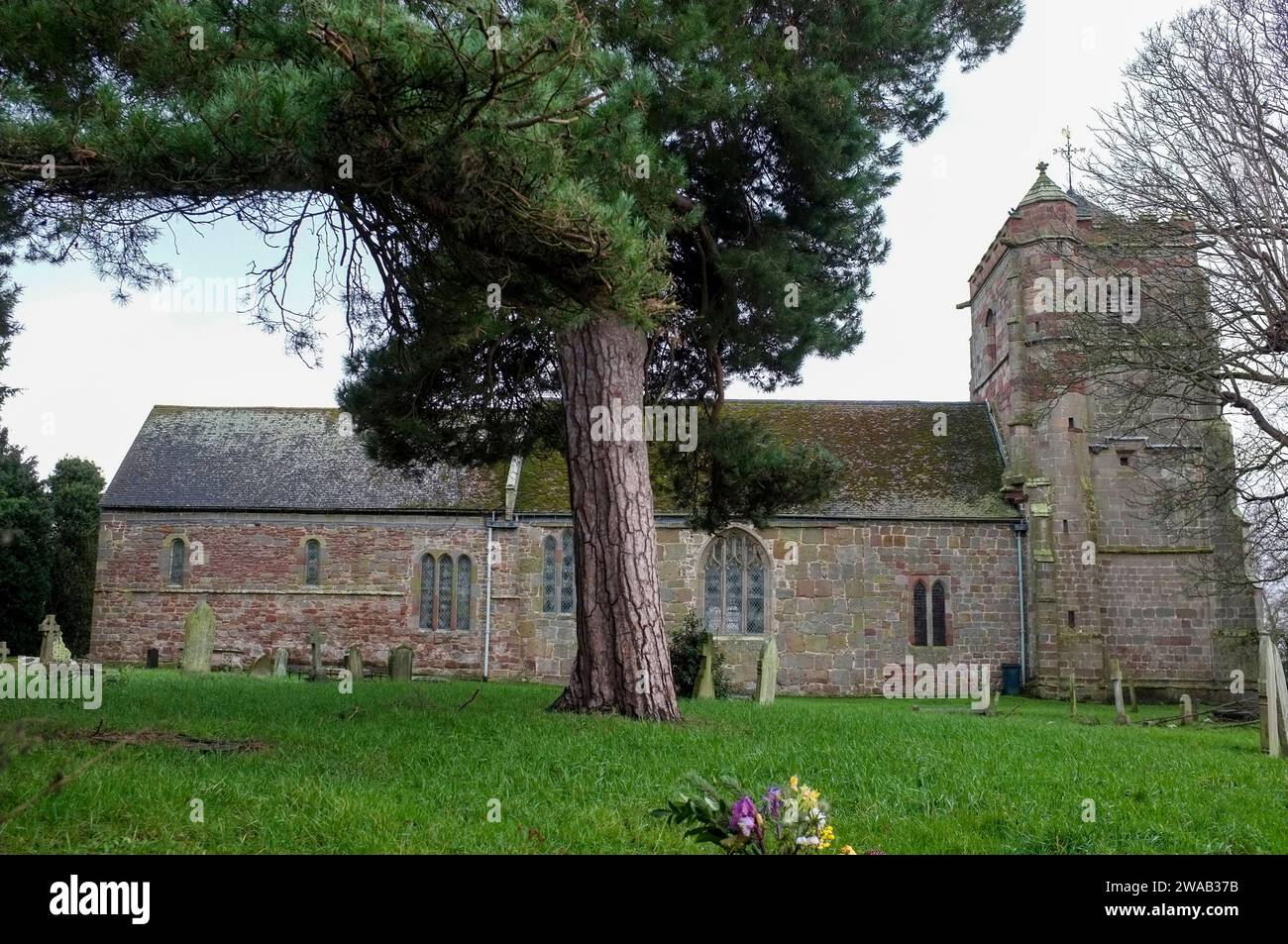 St andrews church wroxeter hi-res stock photography and images - Alamy
