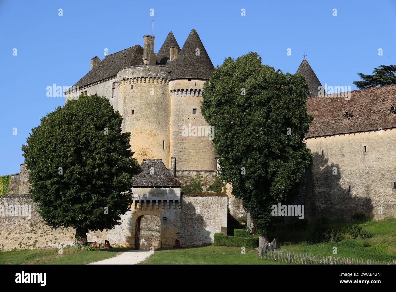 The fortified castle of Fénelon in Périgord Noir. Architecture, History ...