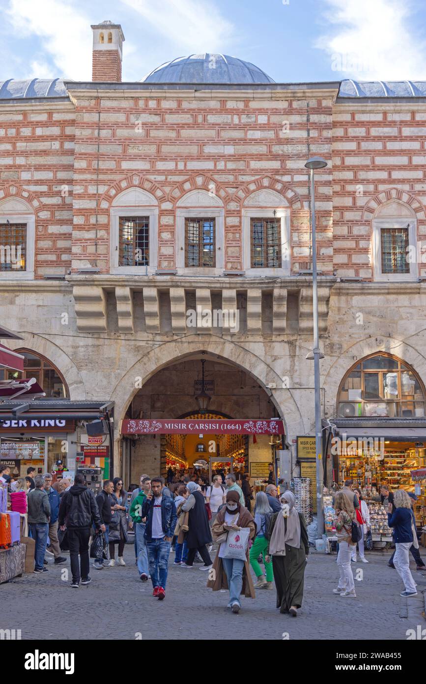 Istanbul, Turkey - October 19, 2023: Entrance Gate Way to Misir Carsisi ...