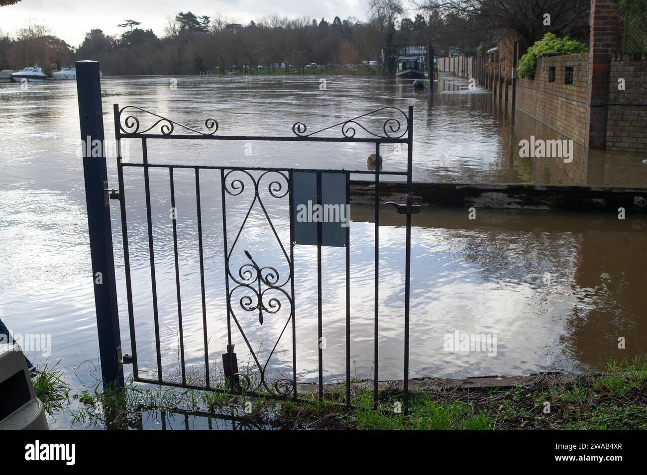 Old Windsor, Berkshire, UK. 3rd January, 2024. Flooding on the Thames ...