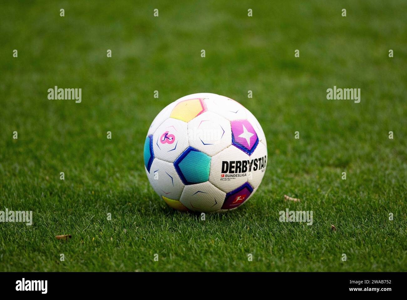 Koeln, Deutschland. 03rd Jan, 2024. Spielball, Bundesliga, Saison 2023-2024. Derbster 1. FC K?ln ...