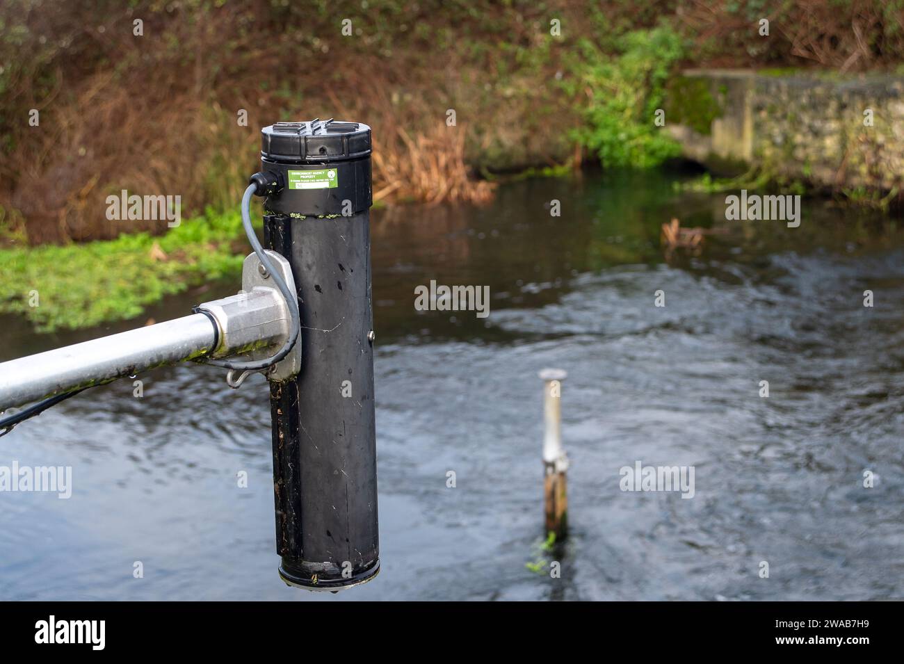 Slough, UK. 3rd January, 2024. An Environment Agency monitor. Thames ...