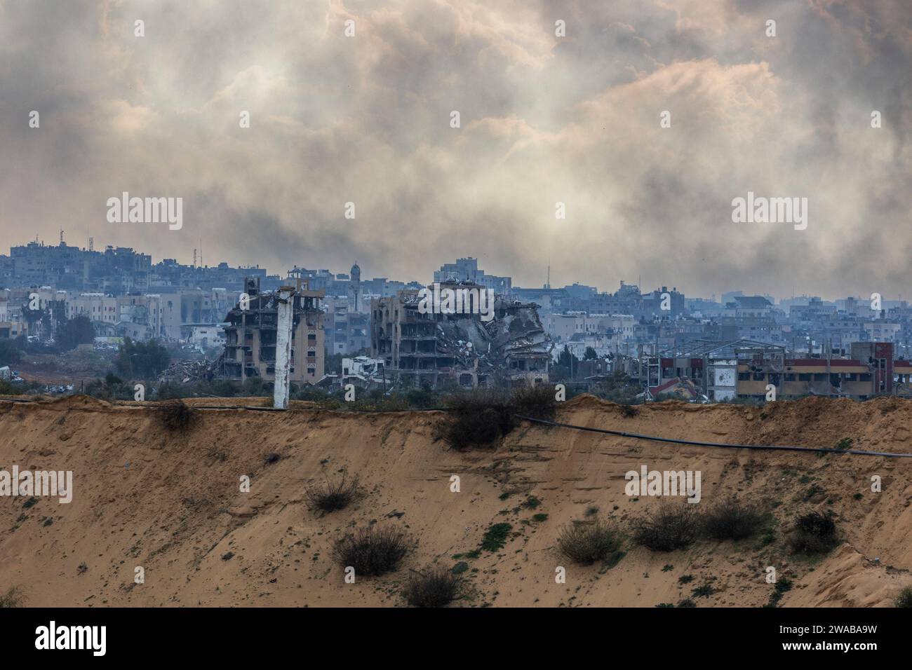 Erez Crossing Point, Israel. 03rd Jan, 2024. A cloud of smoke rises ...