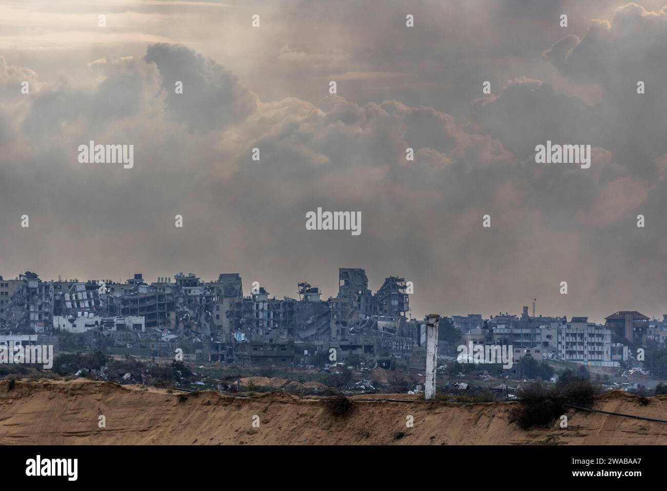 Erez Crossing Point, Israel. 03rd Jan, 2024. A cloud of smoke rises ...