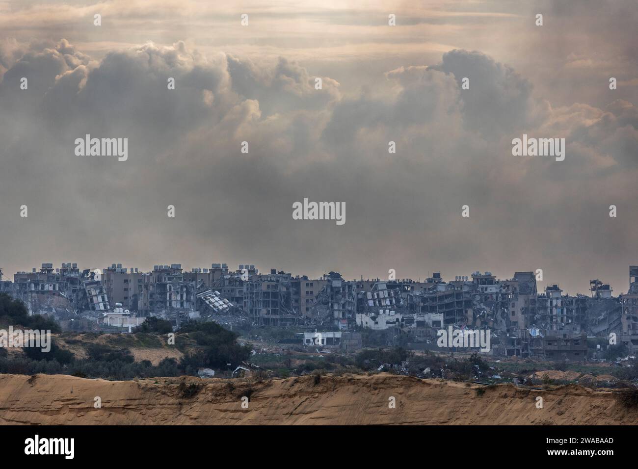 Erez Crossing Point, Israel. 03rd Jan, 2024. A cloud of smoke rises ...