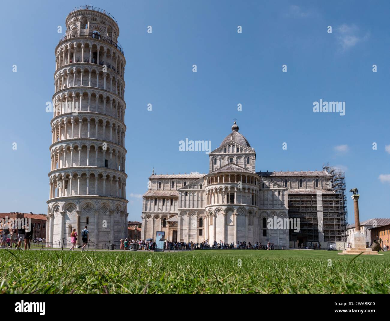 The famous leaning tower at the cathedral of Pisa, Italy Stock Photo ...