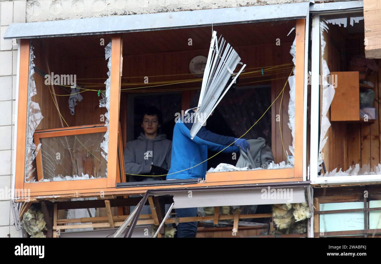 Non Exclusive: VYSHNEVE, UKRAINE - JANUARY 02, 2024 - Consequences of the Russian missile attack ...