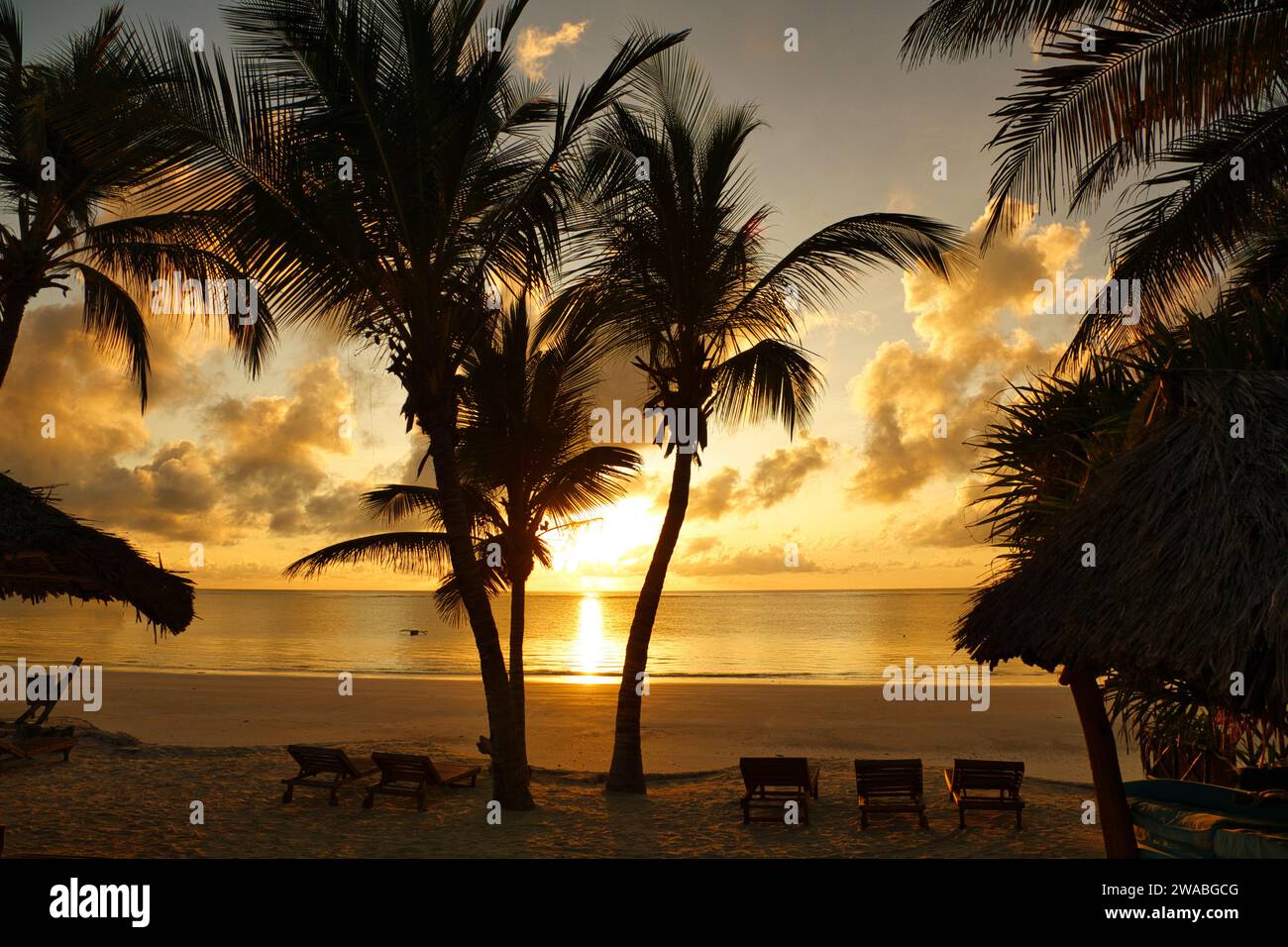 Very beautiful sunset and sunrise on the beach in Kenya Stock Photo - Alamy