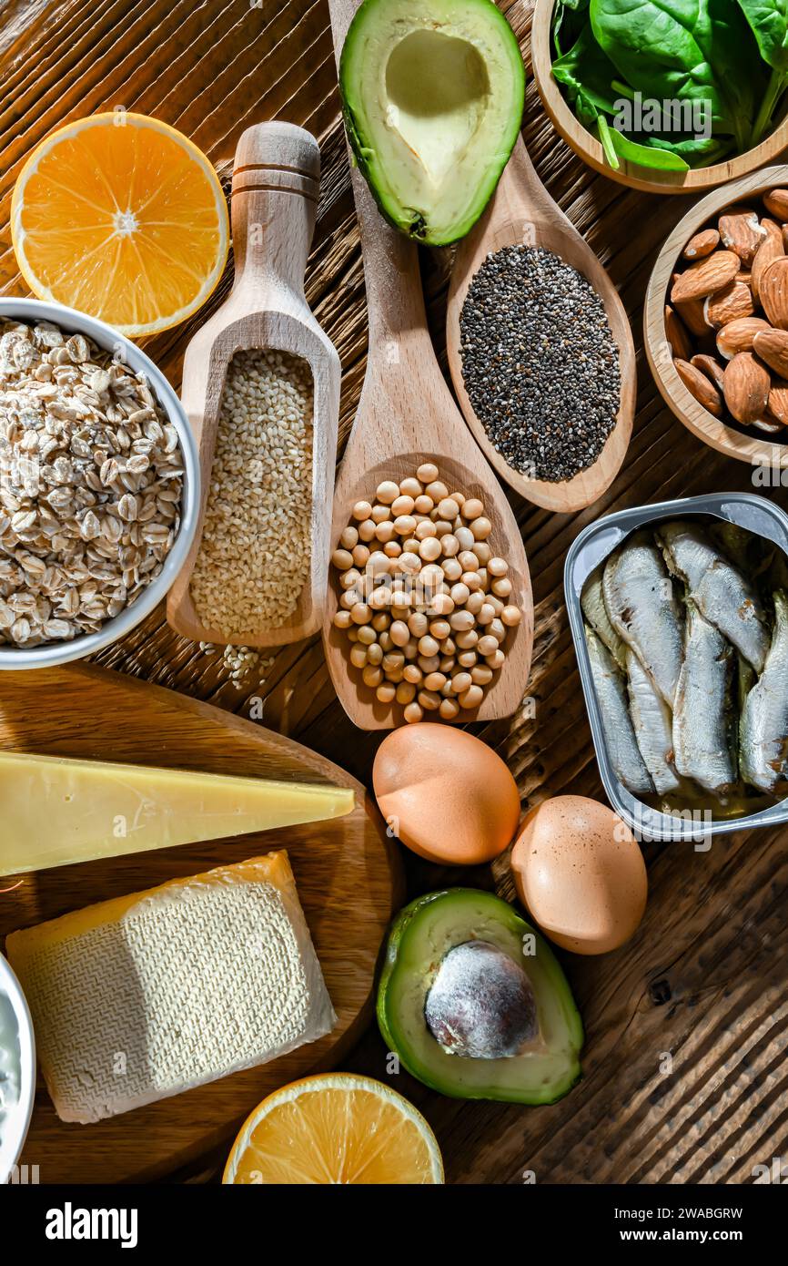 Composition with food products rich in calcium Stock Photo - Alamy