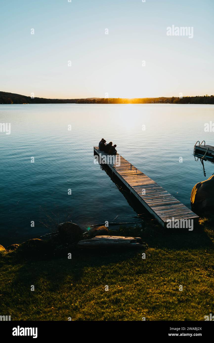 Friends scenery hi-res stock photography and images - Alamy