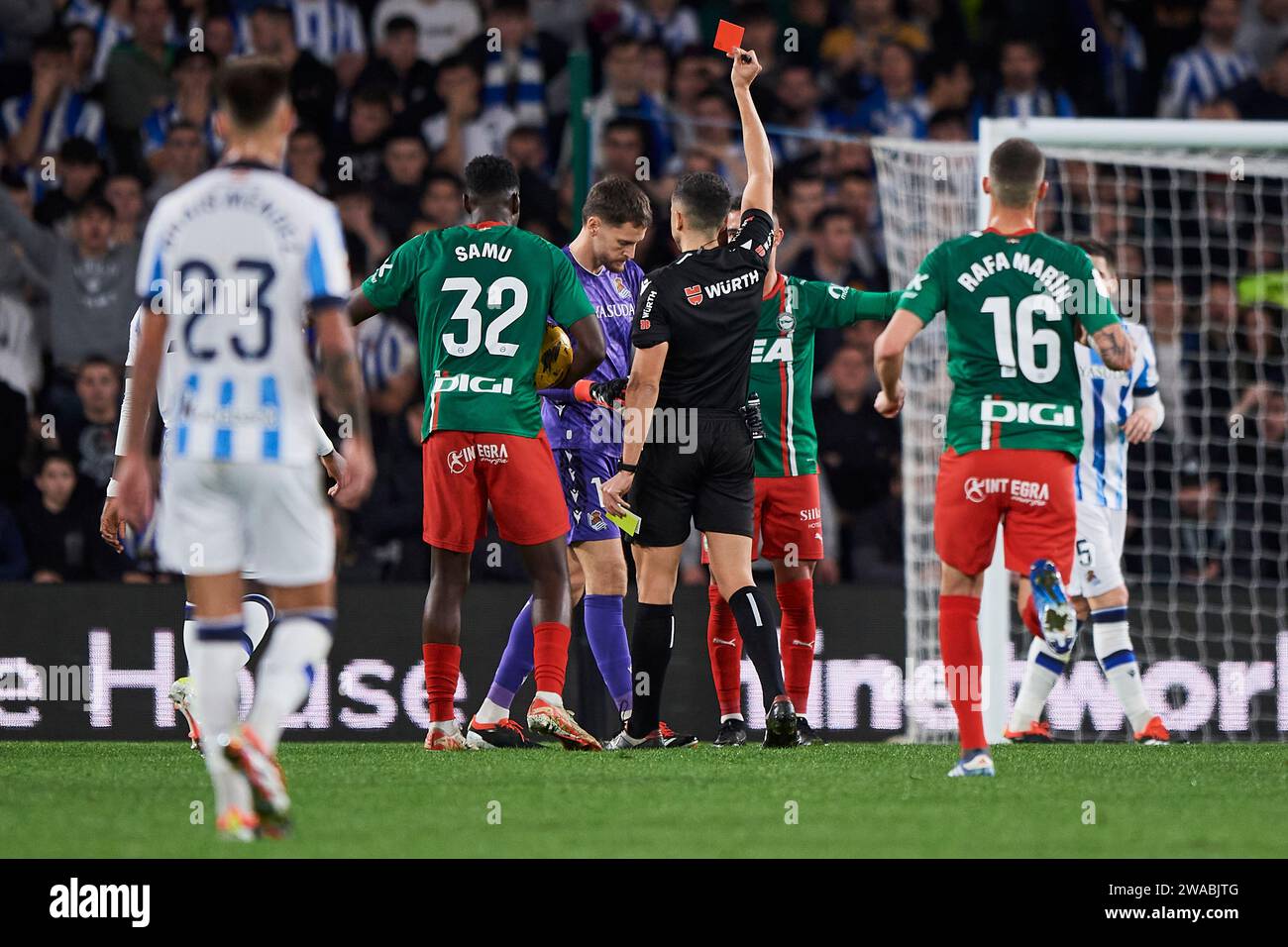 Real sociedad red card hi-res stock photography and images - Alamy