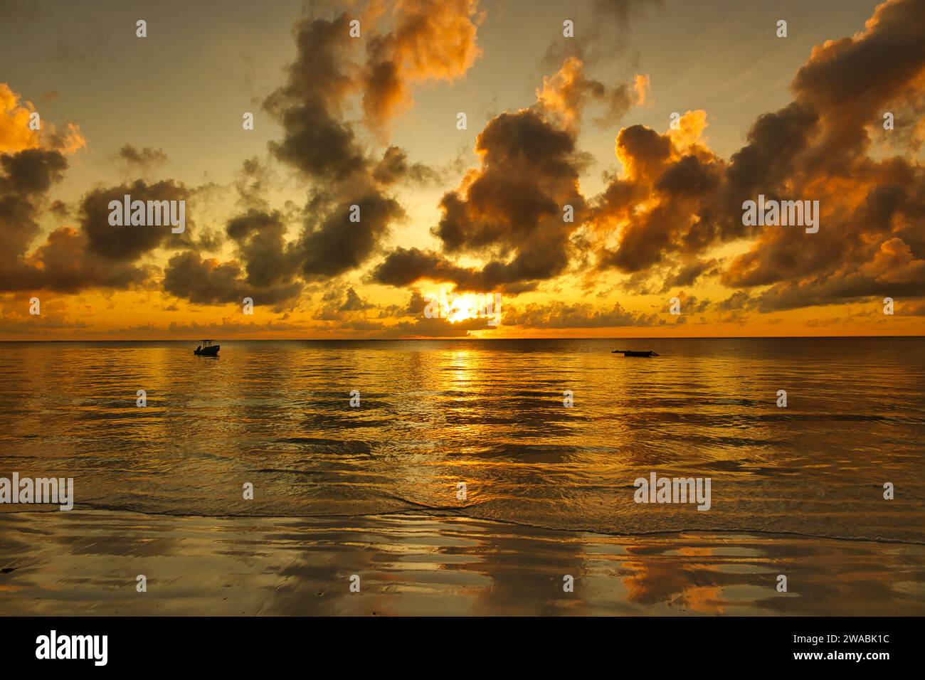 Very beautiful sunset and sunrise on the beach in Kenya Stock Photo - Alamy