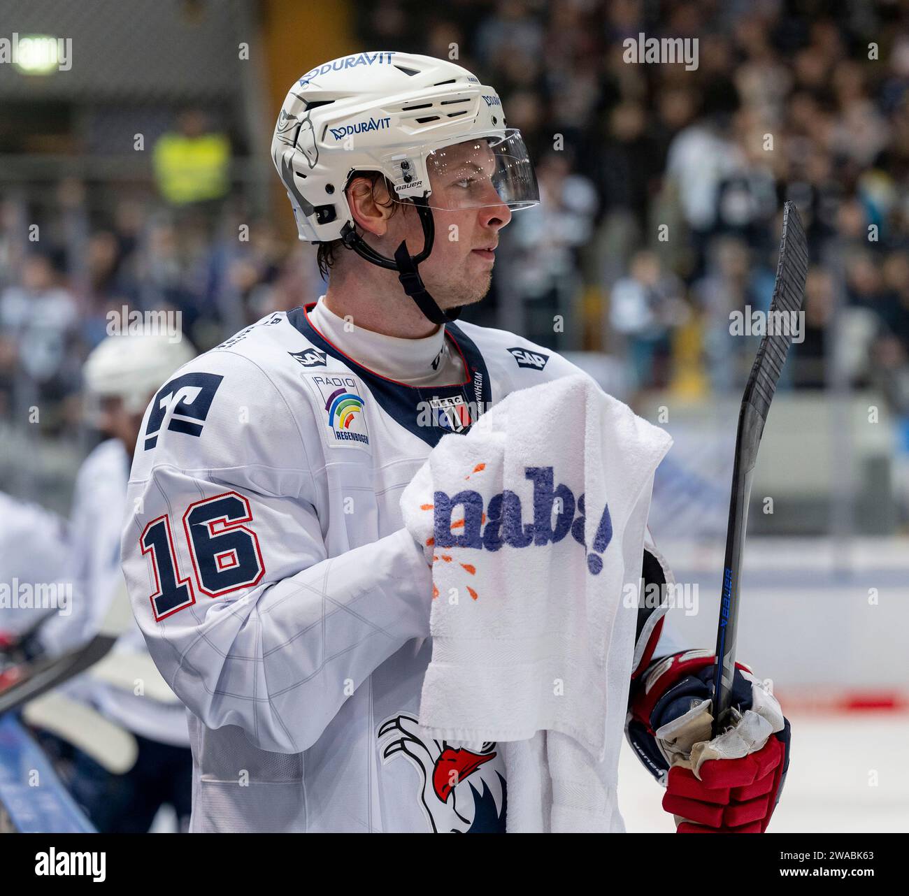 Muenchen, Deutschland. 02nd Jan, 2024. Max Gildon (Adler Mannheim, #16 ...