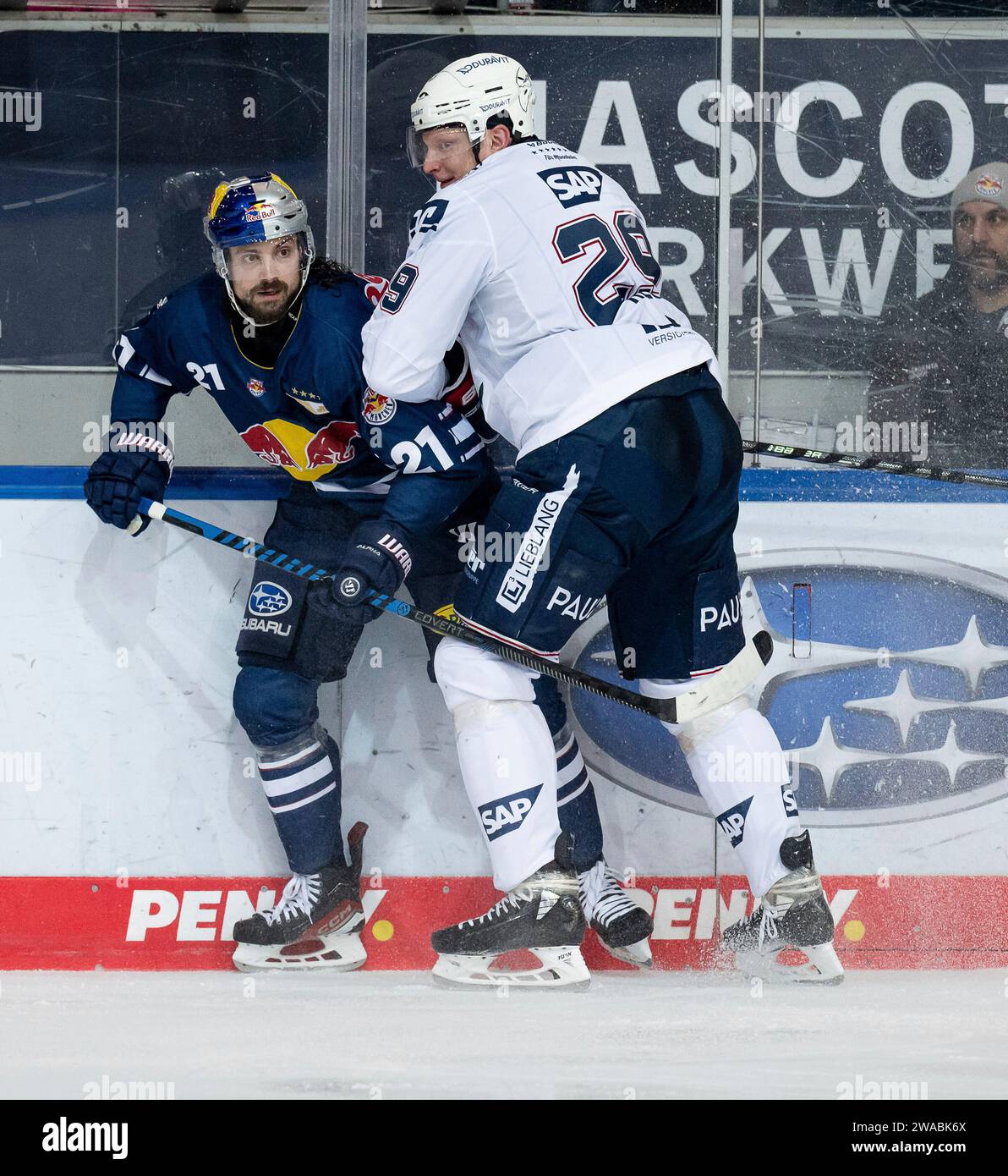 Muenchen, Deutschland. 02nd Jan, 2024. Nico Kraemmer (EHC Red Bull ...