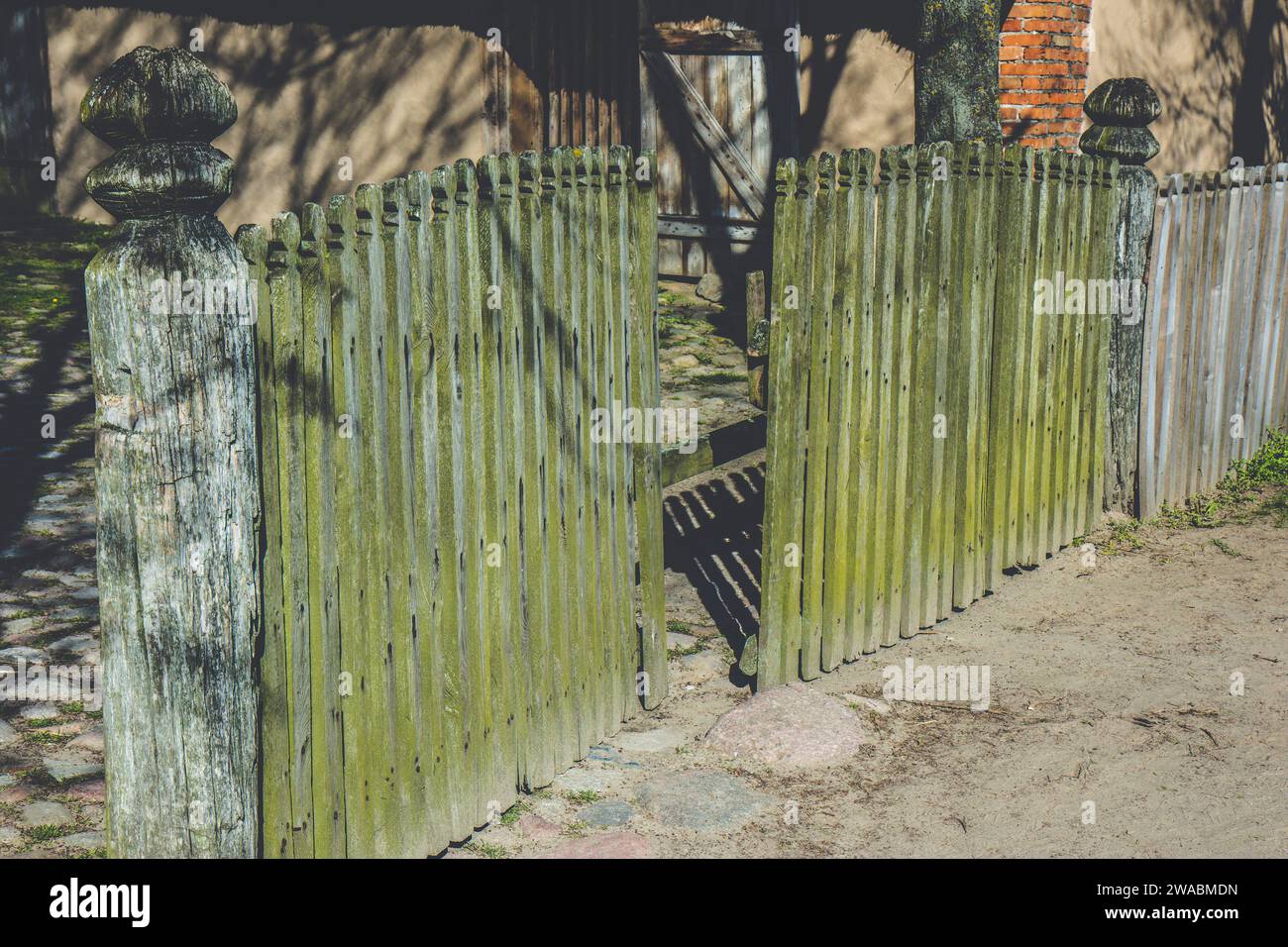 Old rustic wooden gate hi-res stock photography and images - Alamy