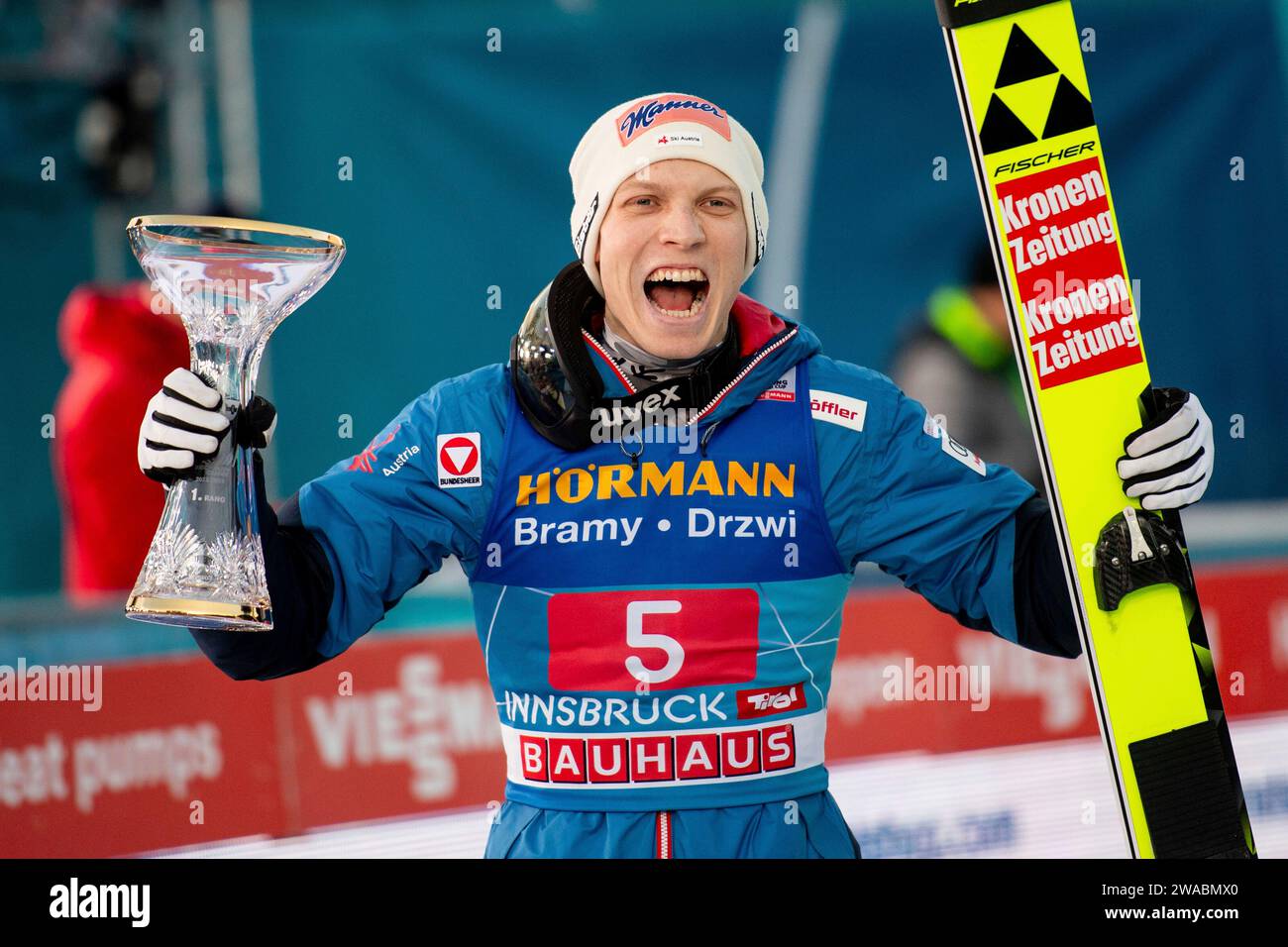 Jan Hoerl (Oesterreich) jubelt ueber den Sieg, AUT, Bergiselspringen ...