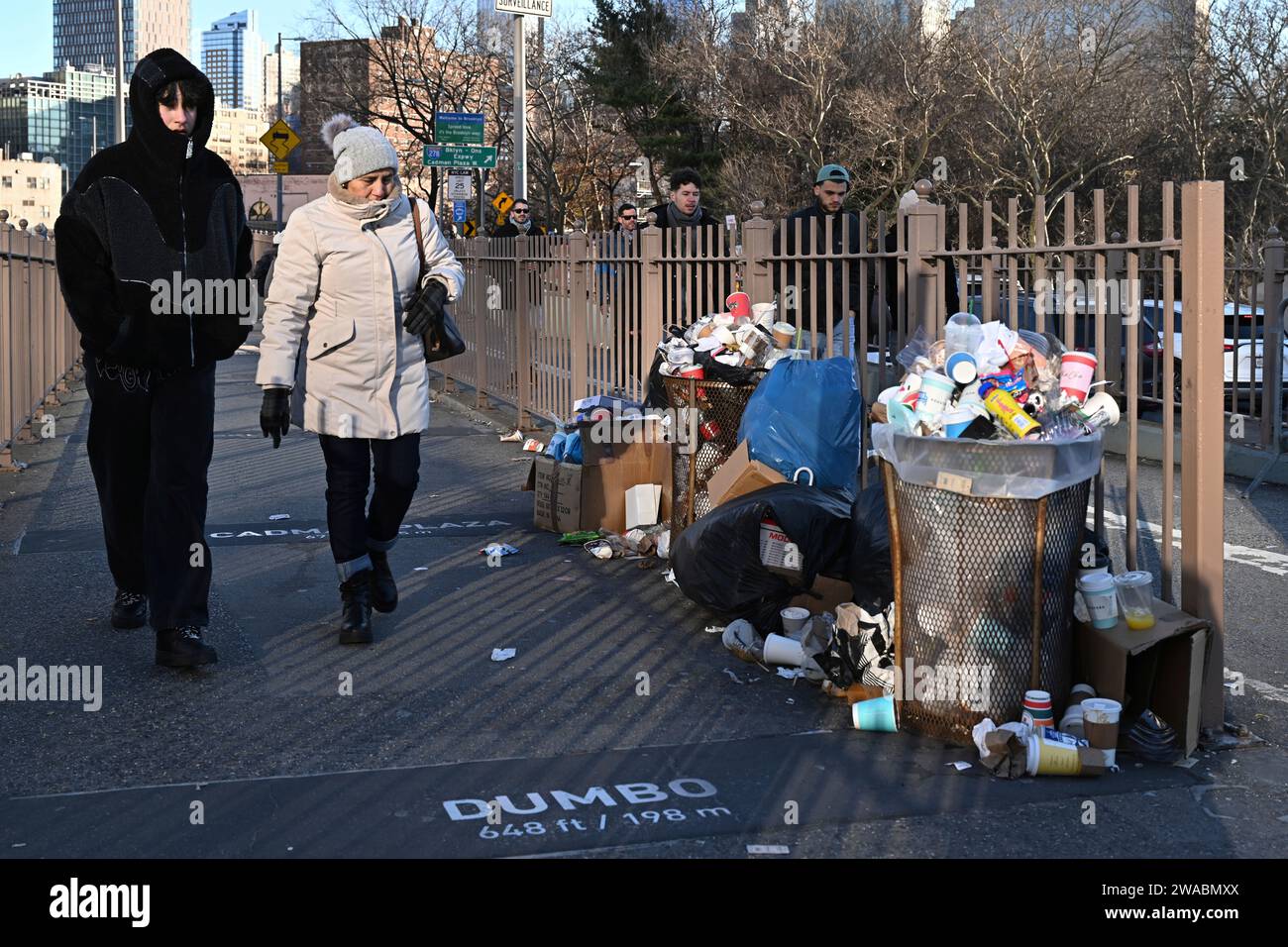 Photo by: NDZ/STAR MAX/IPx 2024 1/2/24 Overflowing trash cans on the ...