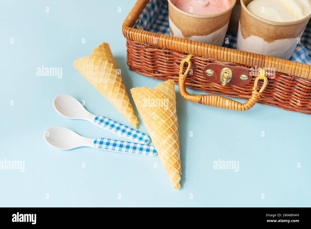Ice cream cones and toppings hi-res stock photography and images - Alamy