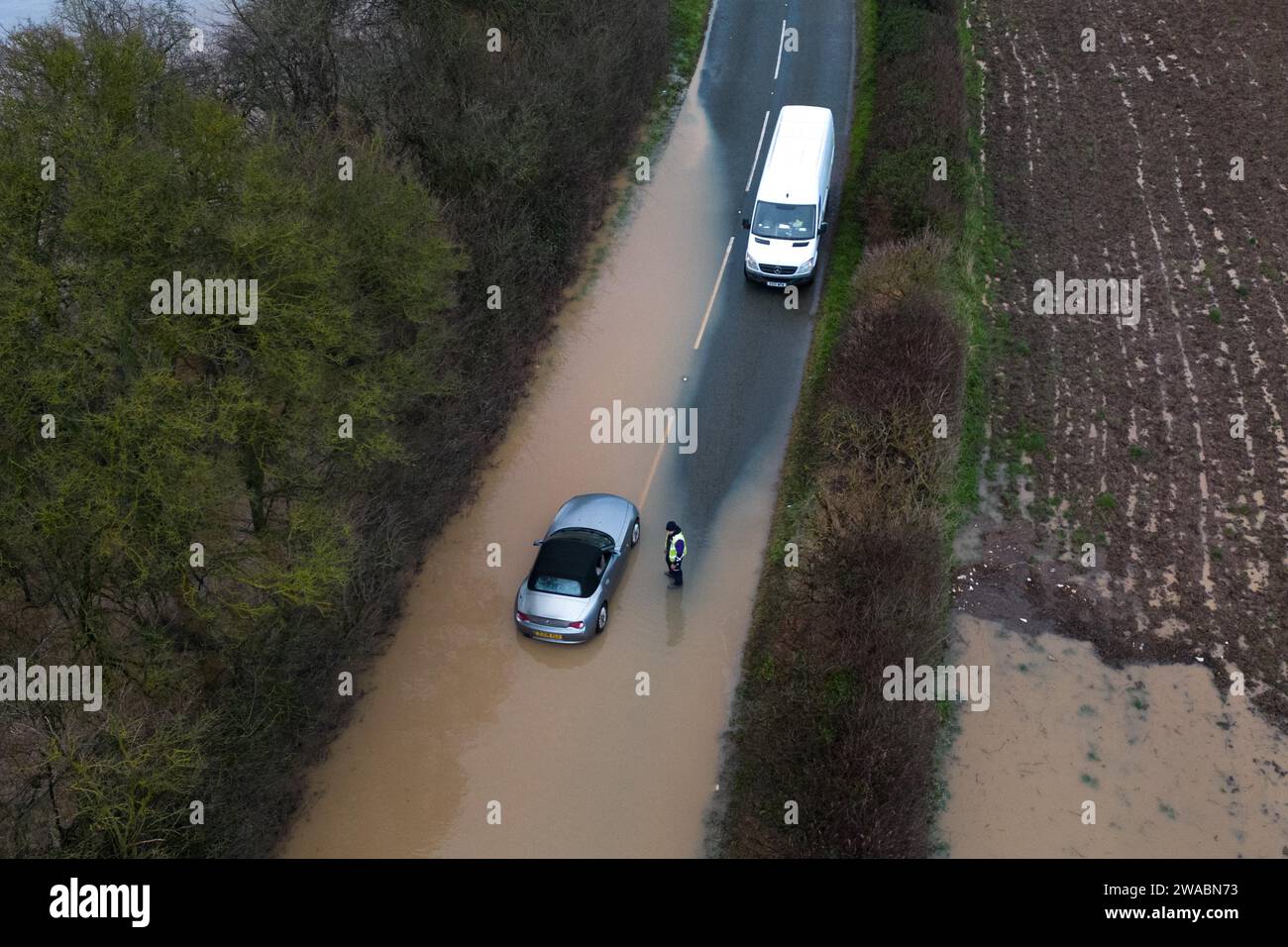 Offenham, Evesham, January 3rd 2024 - A ballsy BMW driver tried and ...