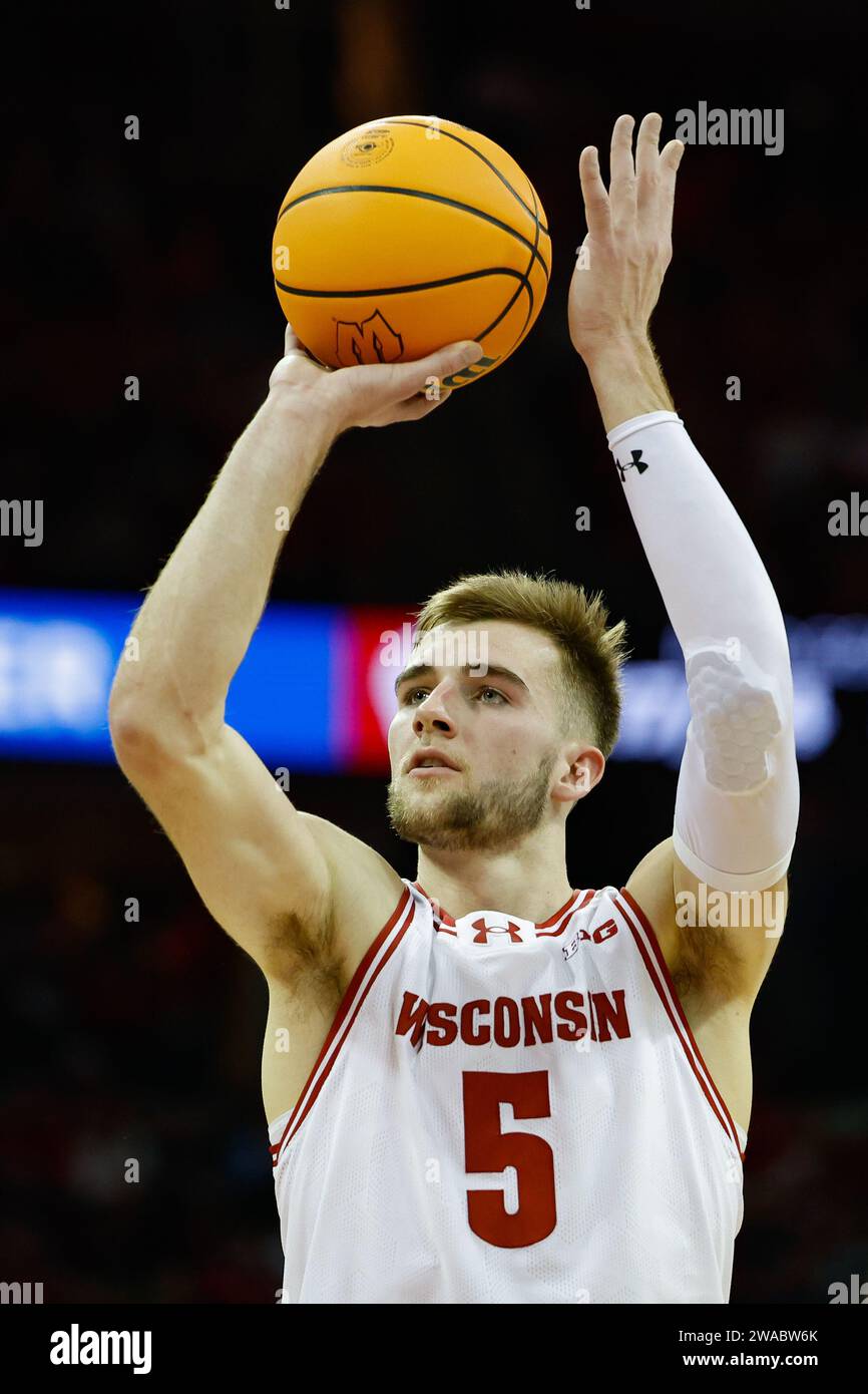 Madison, WI, USA. 2nd Jan, 2024. Wisconsin Badgers forward Tyler Wahl ...