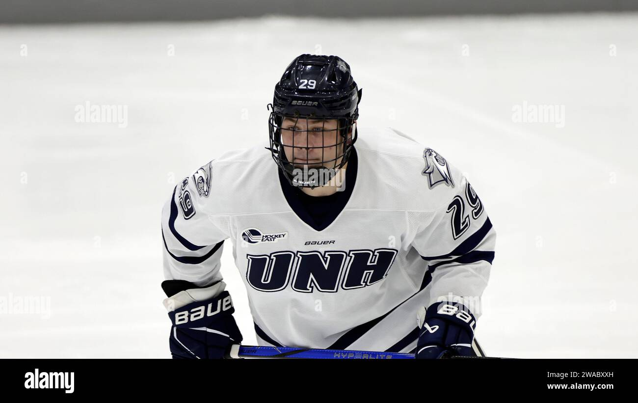 New Hampshire forward Cy LeClerc (29) in action against Army during an ...