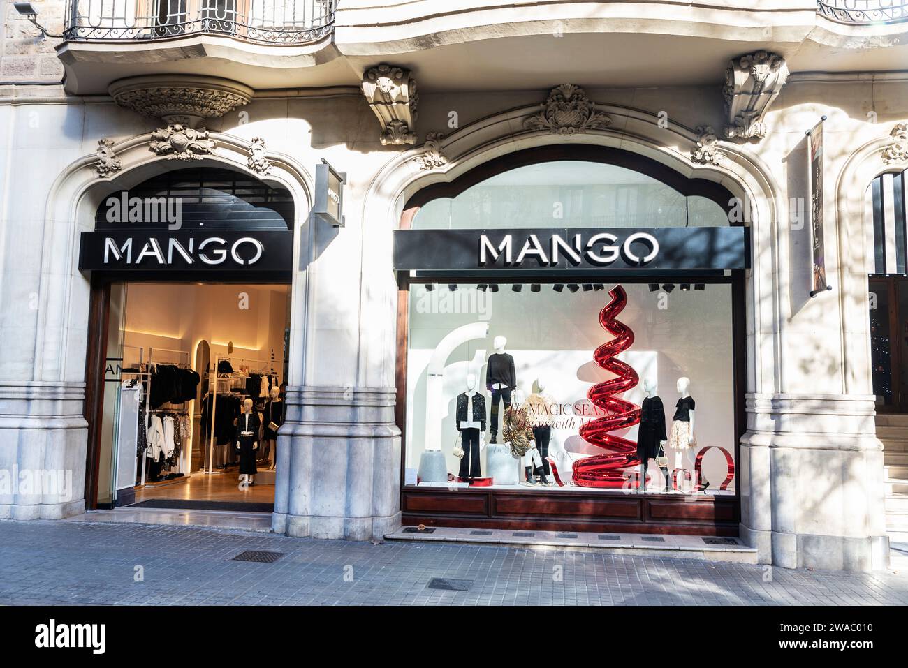 Mango fashion hi-res stock photography and images - Alamy