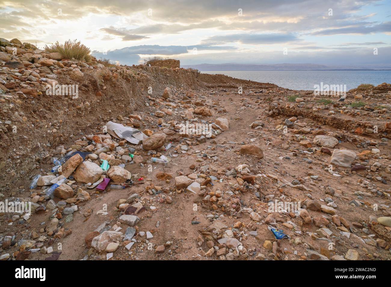 Plastic trash piles beach hi-res stock photography and images - Alamy