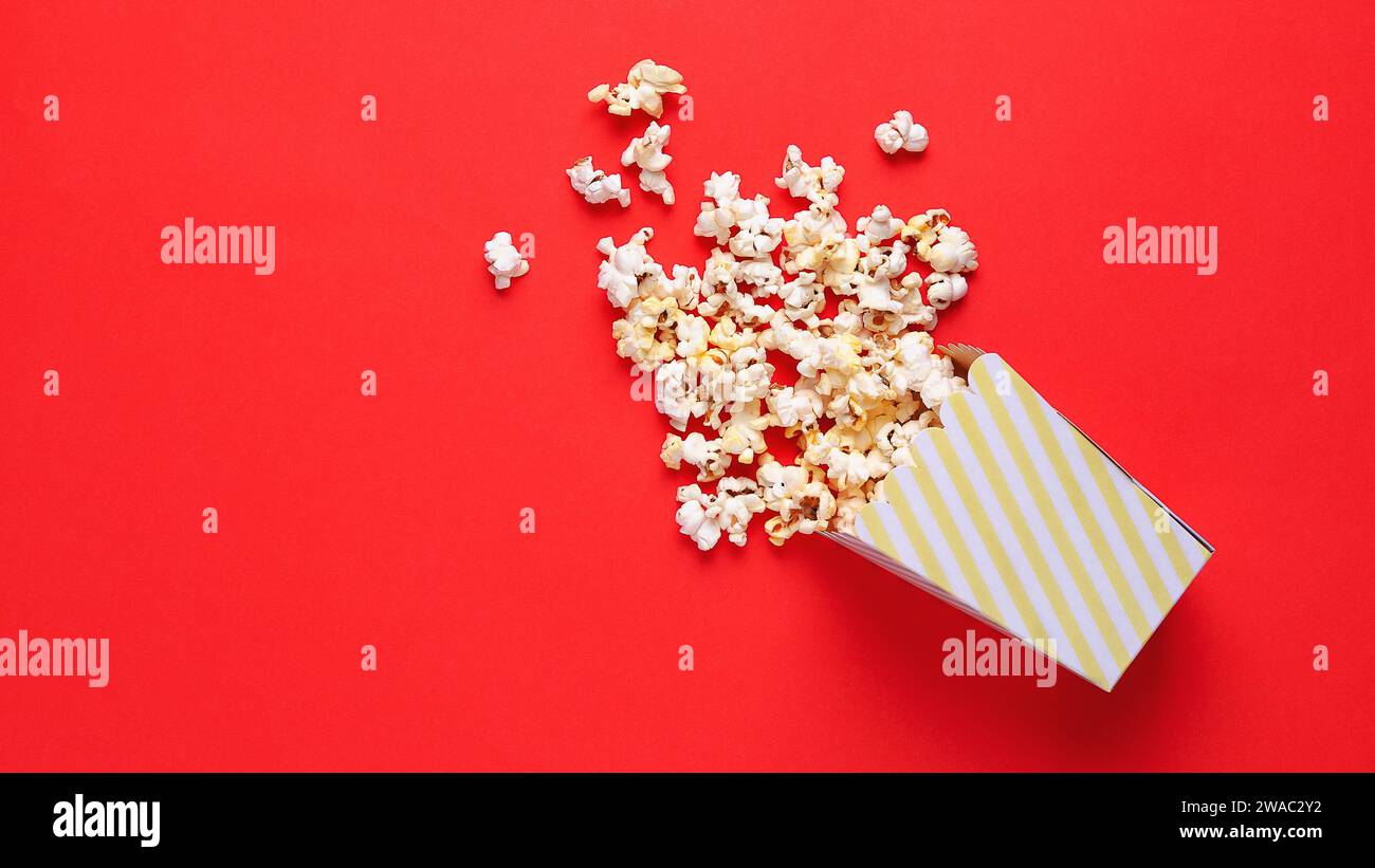 Bucket popcorn top view hi-res stock photography and images - Alamy