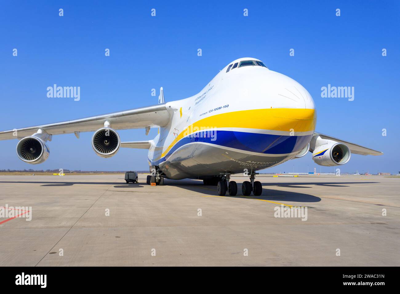 Antonov an 225 mriya cargo aircraft hi-res stock photography and images ...