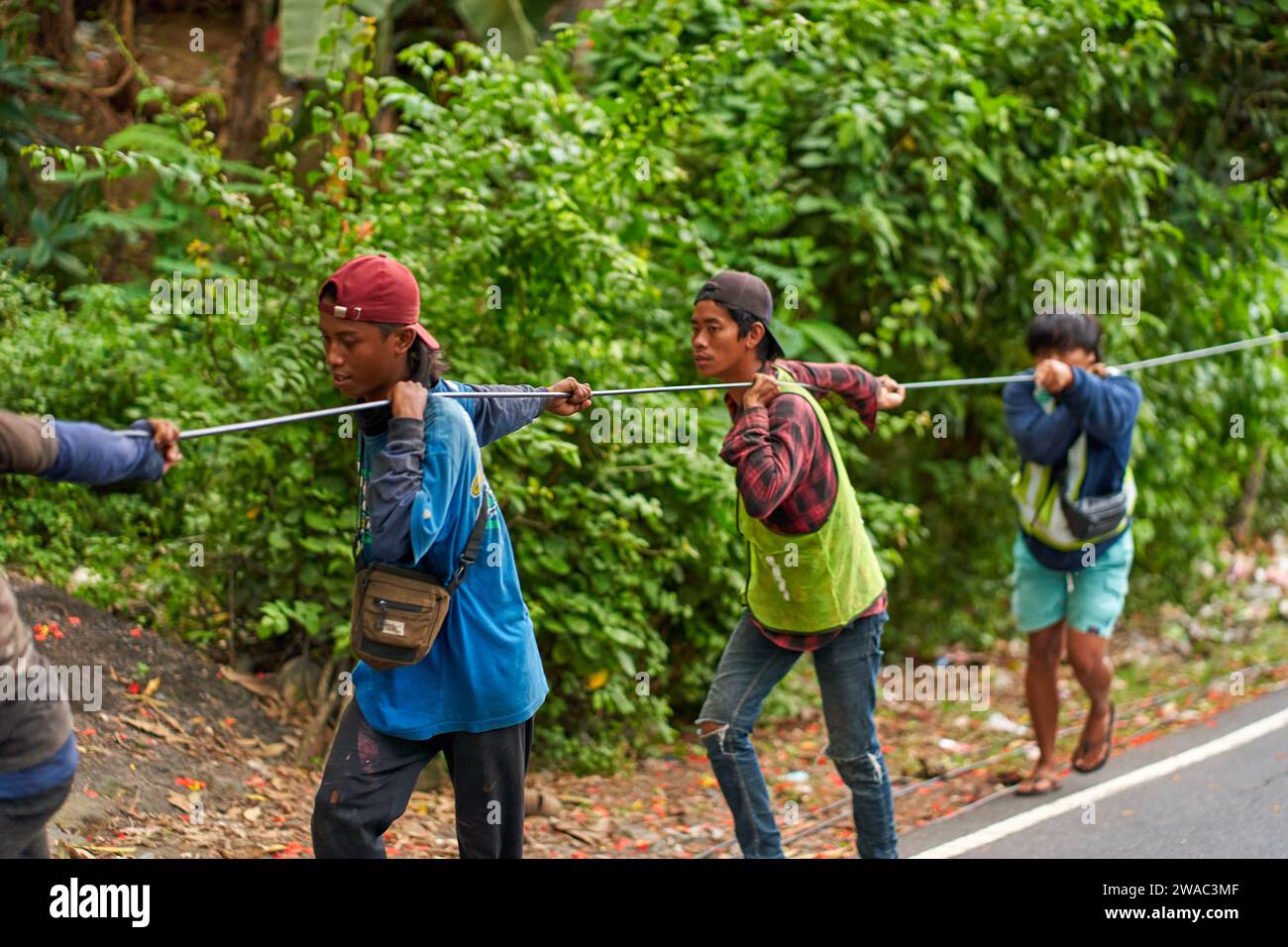 Pulling electrical wire hi-res stock photography and images - Alamy