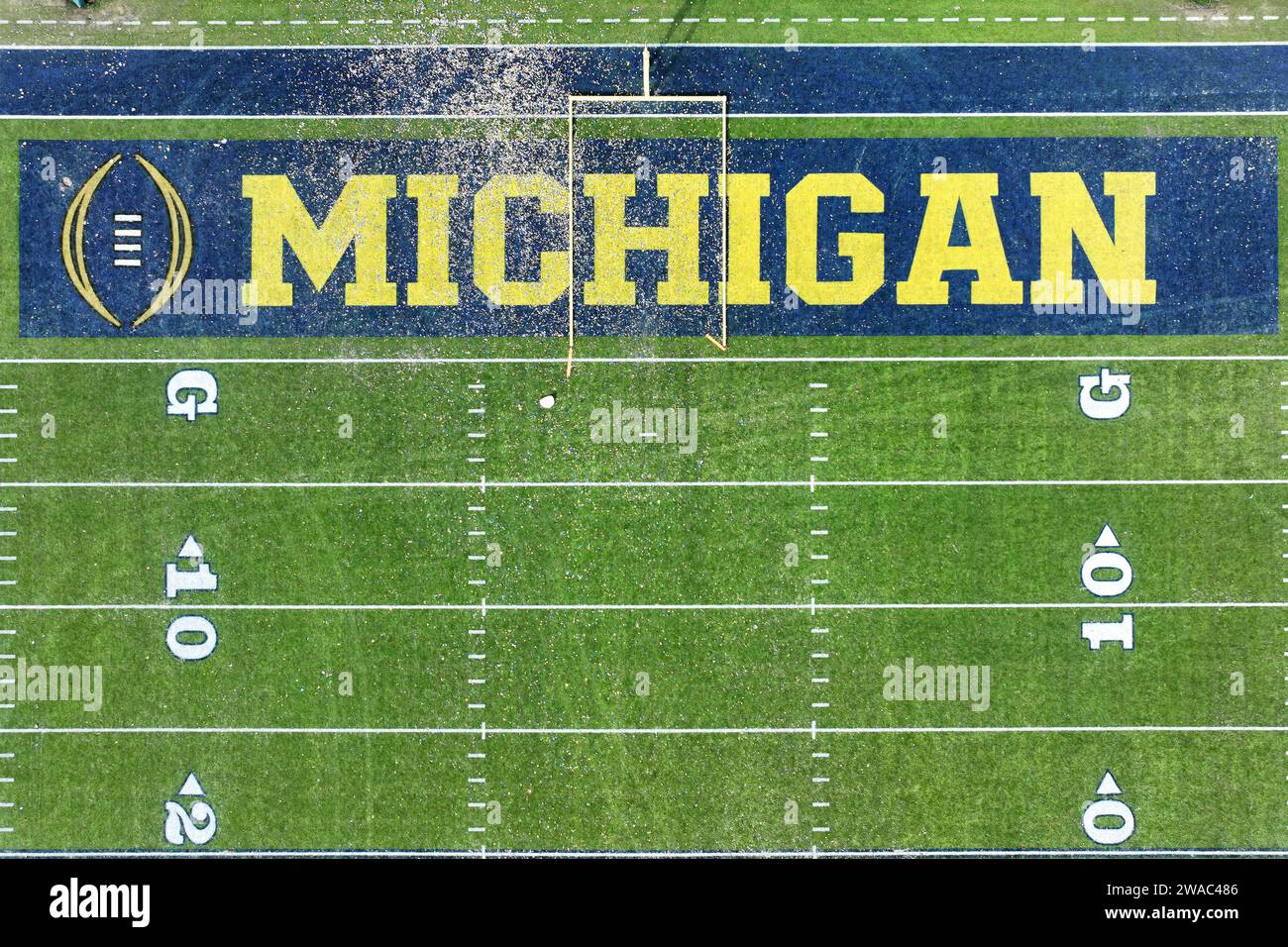 The Rose Bowl Stadium Football field with Michigan Wolverines and ...