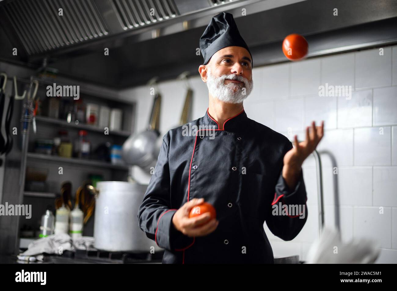The juggling chef hi-res stock photography and images - Alamy
