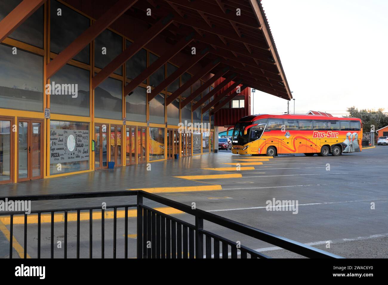 Puerto de autobuses hi-res stock photography and images - Alamy