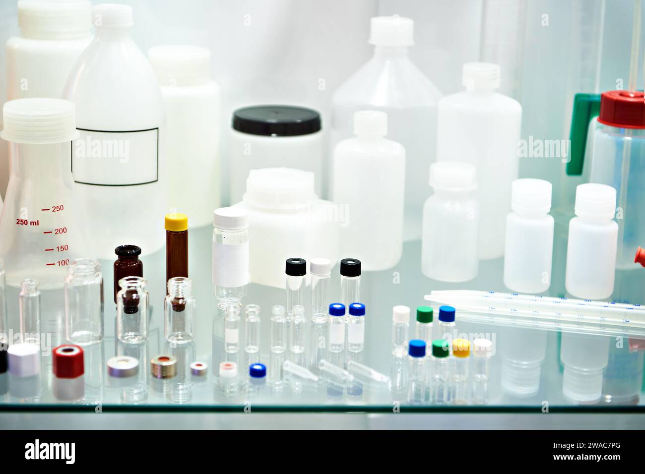 Laboratory glass jars hi-res stock photography and images - Alamy